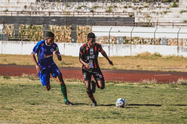 Africanos tentam carreira de jogador no Planaltina; "meu sonho é ...